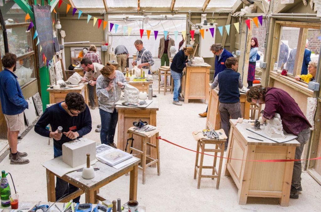 Best Art and Craft Experience to Have in London. - The Arches